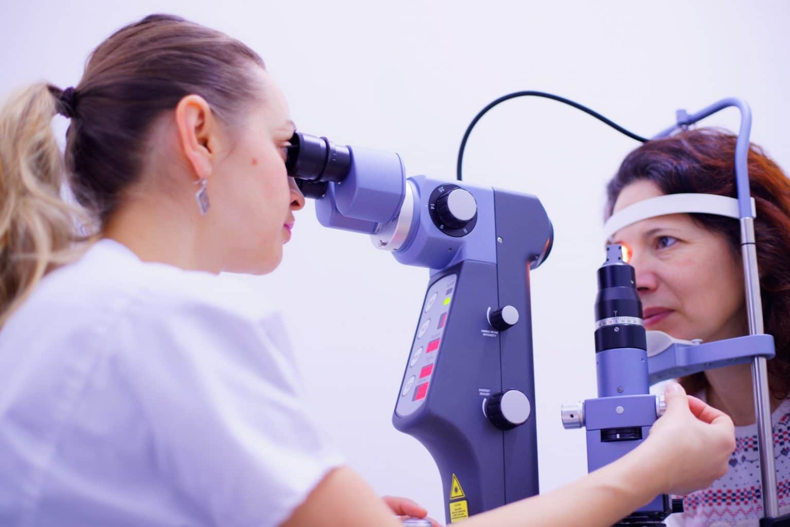 7 Signs You Should See an Optometrist in Houston